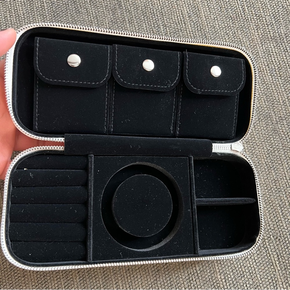 Limited Edition Leather Pandora Jewelry Organizer Tra… - Gem